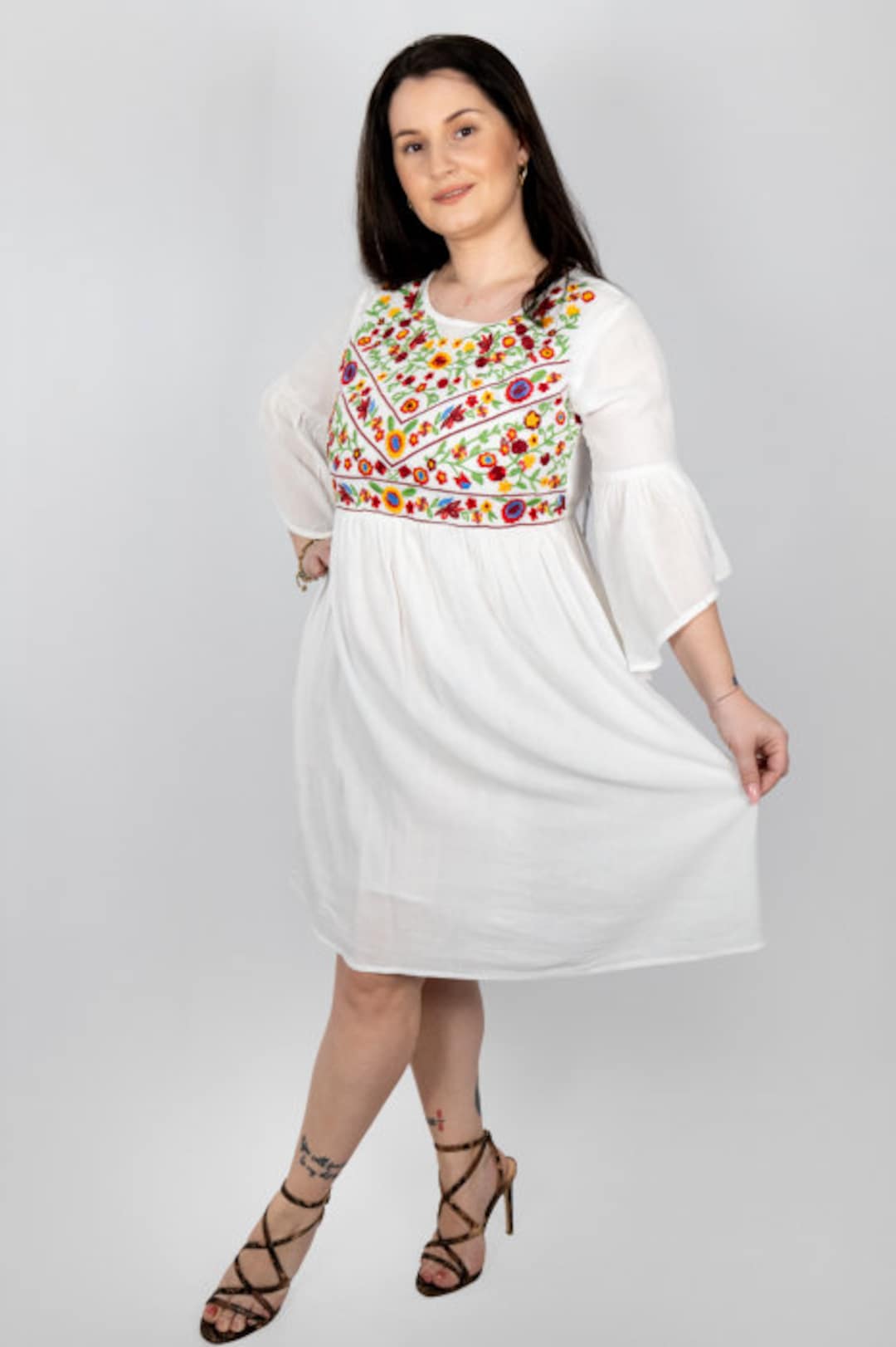 Robe traditionnelle roumaine « Anemona 5 » / édition blanche / cadeau ...