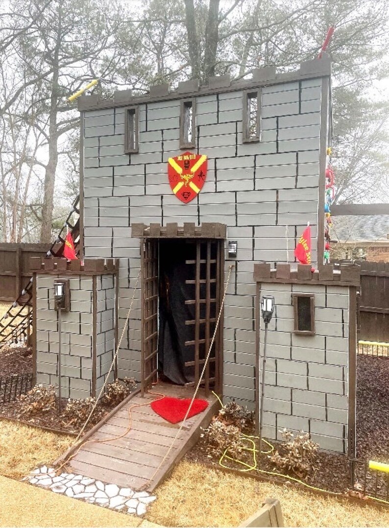 Medieval Castle Playhouse - Climb to the Rooftop Lookout via Secret ...