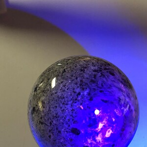 Yooperlite Sphere W/gold Toned Stand. Highly UV Reactive and Beyond ...