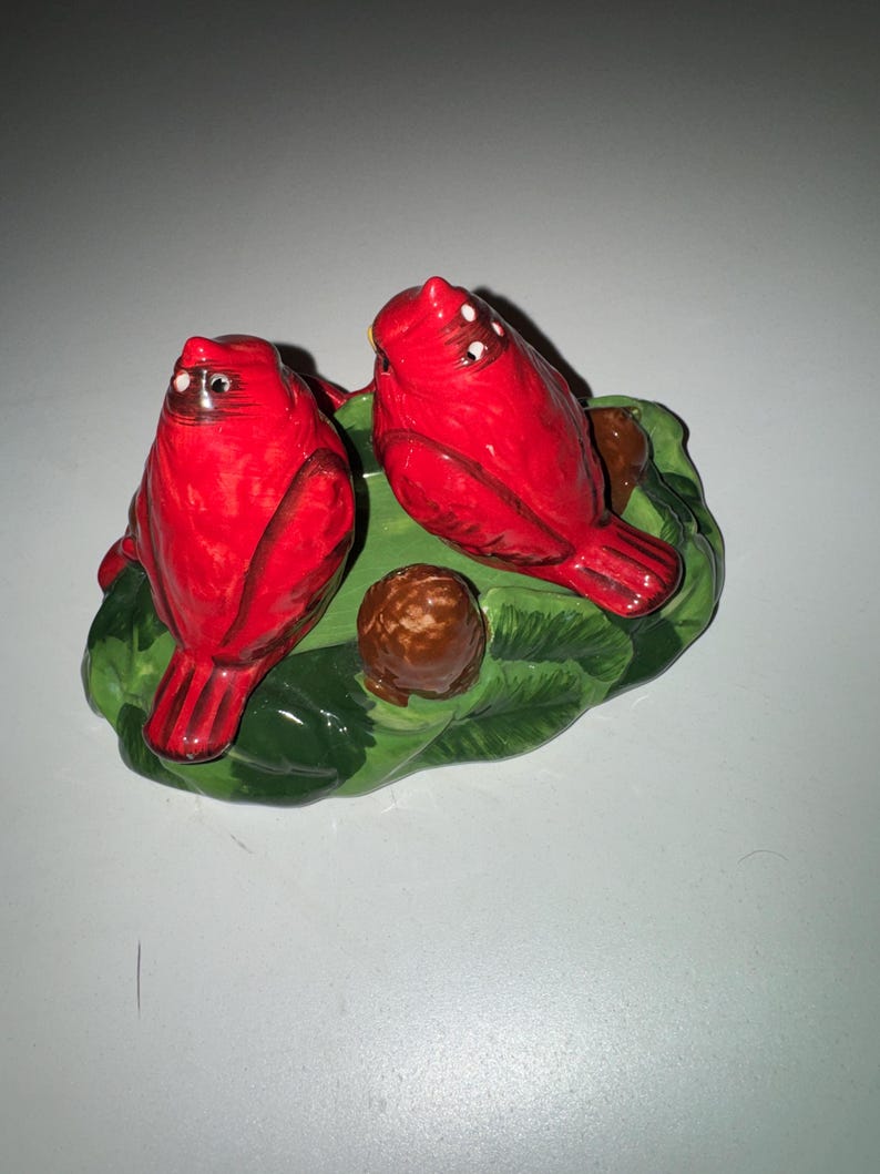 Vintage Cracker Barrel Christmas Cardinal Birds Salt and Pepper Shaker ...