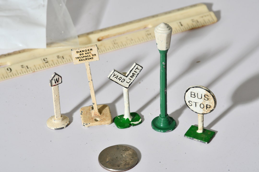 Vintage Metal Rail Road Miniature Figurines , Signs HO or O Scale Sreet ...