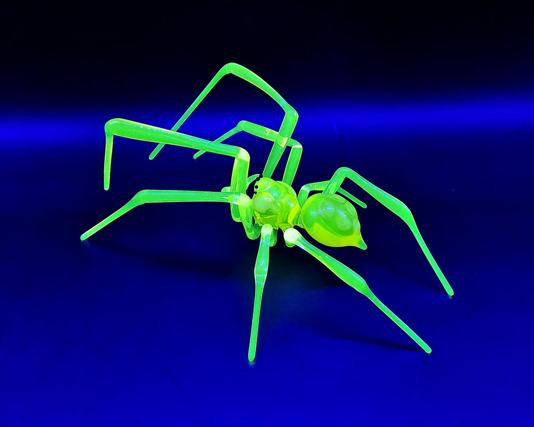 Handmade Uranium Glass Spider – UV Reactive Figurine – Glowing Glass ...