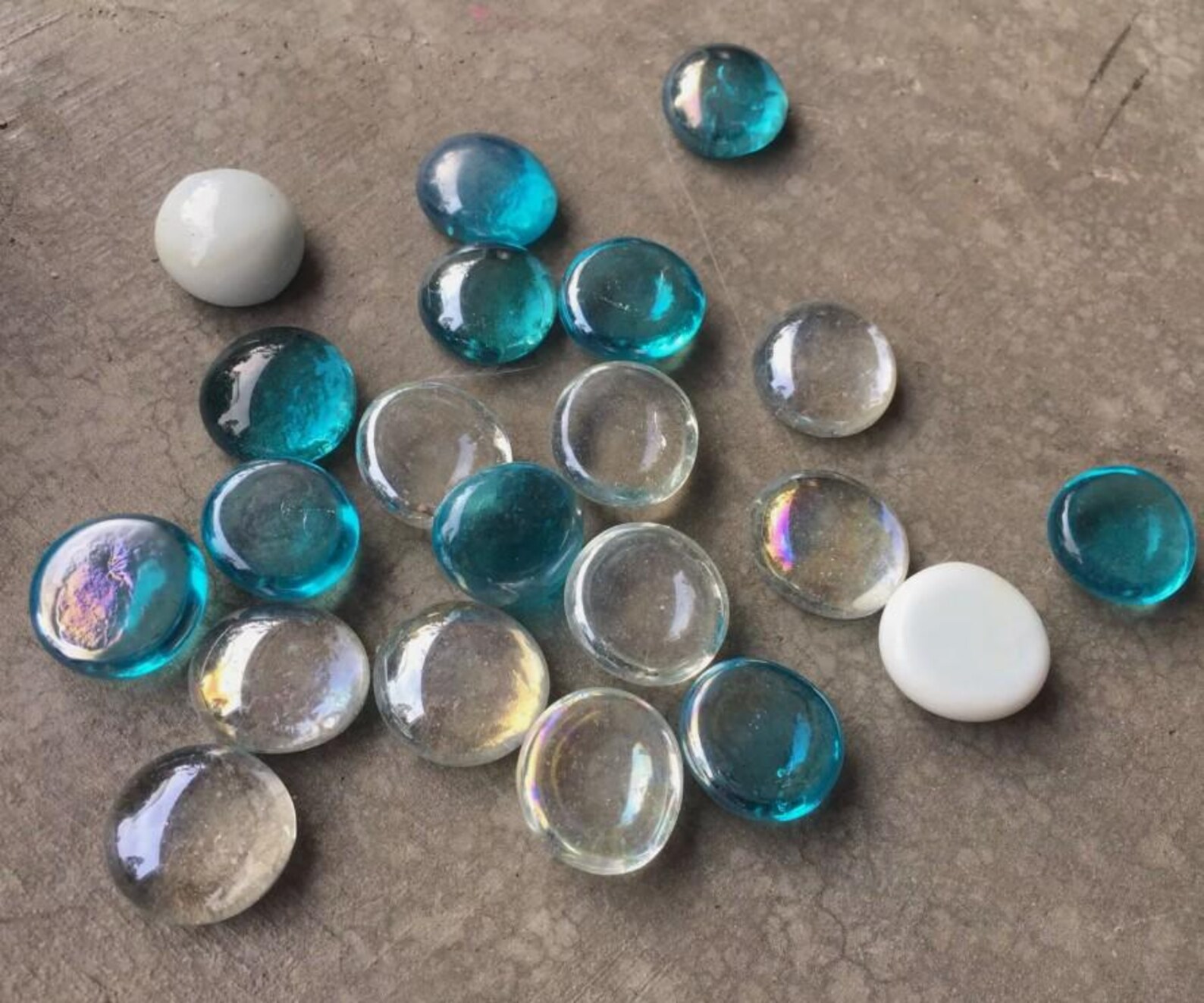 2.5lbs 250+ Flat Marbles Pebbles Glass Gems Clear Blue White Vase ...