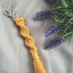 Spiral Macramé Keychain, Yellow Keychain, Modern Macrame, Minimalist ...
