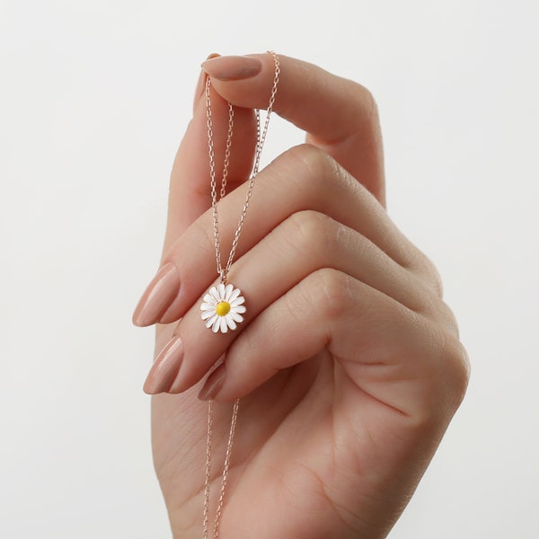 Daisy Necklace - Etsy