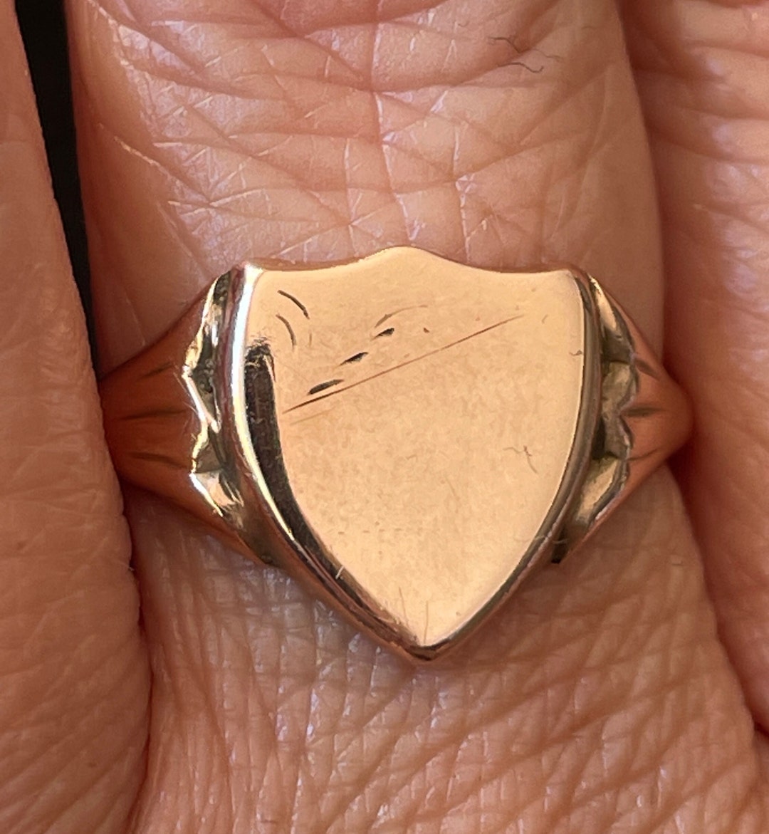 9ct Gold Shield Signet Ring 4.16grams Size T 1/2 US 9 3/4. Vintage Rose ...