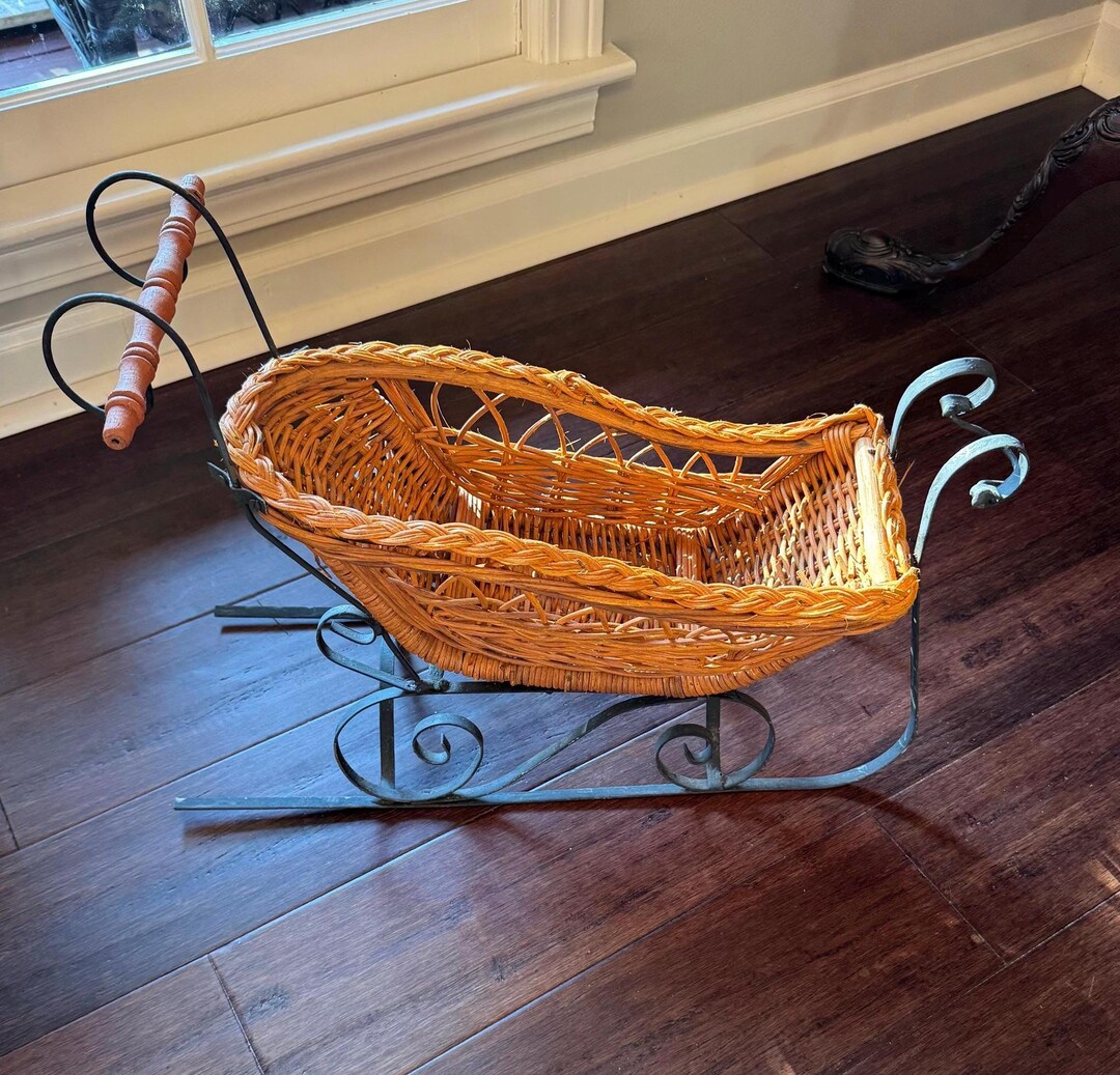 Vintage Wicker and Metal SMALL Sleigh( Measurements Are in Photos) - Etsy