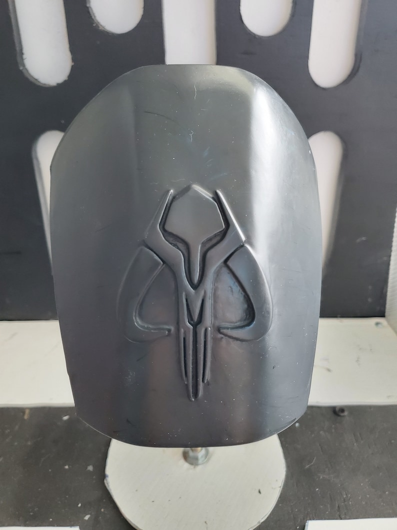Bo Katan, Mandalorian Mythosaur Pauldron Forged by the Armorer - Etsy
