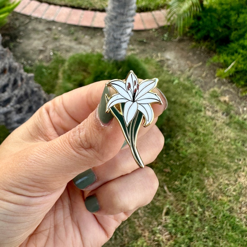 White Lily Flower Enamel Pin Flower Enamel Pin Floral Lapel Pin Flower ...