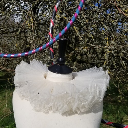 Ivory / Cream Lace Circus/ Elizabethan Neck Ruff Cuffs - Etsy