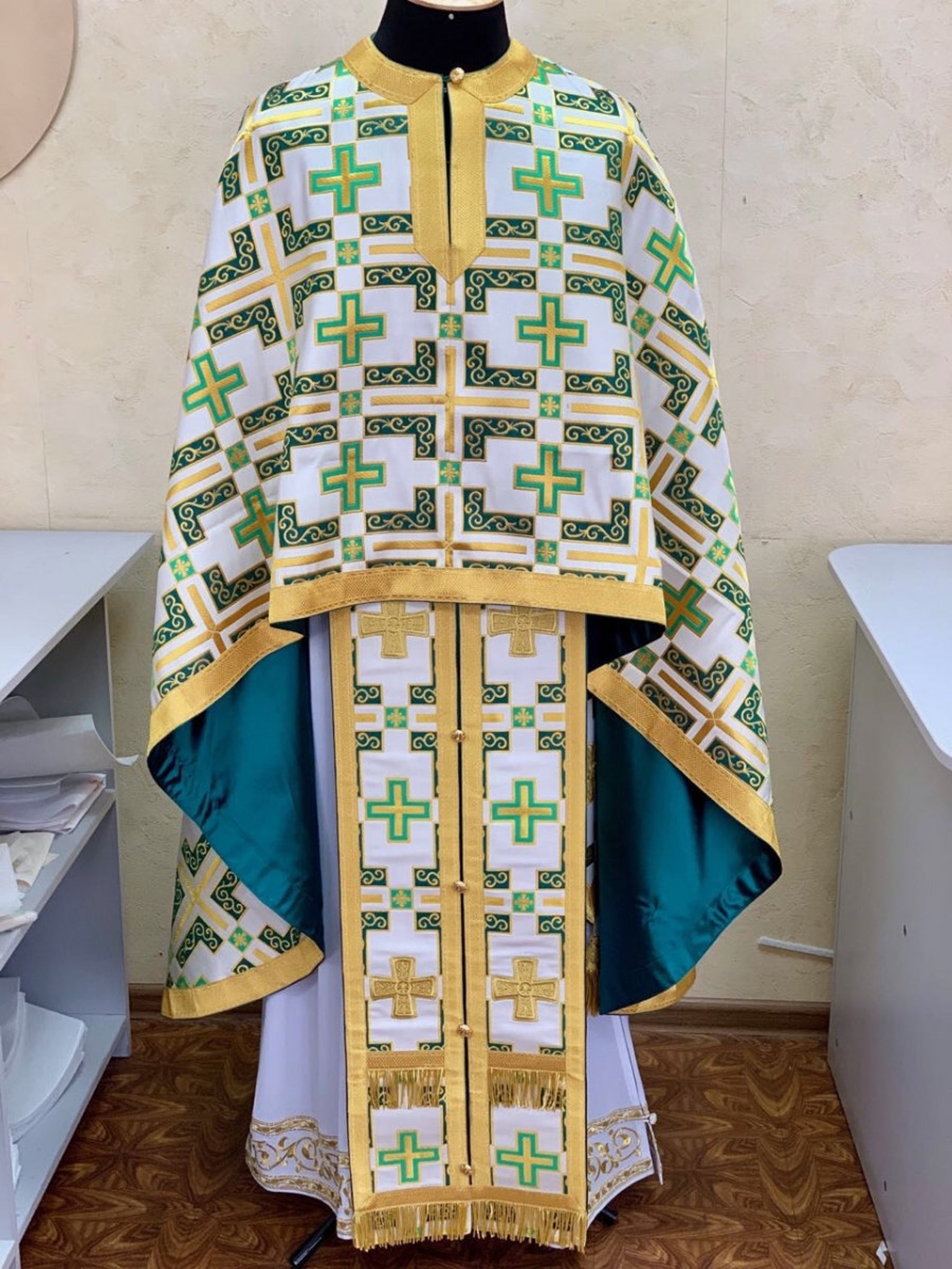 Green orthodox priest vestments. Metallic brocade. Clergy | Etsy