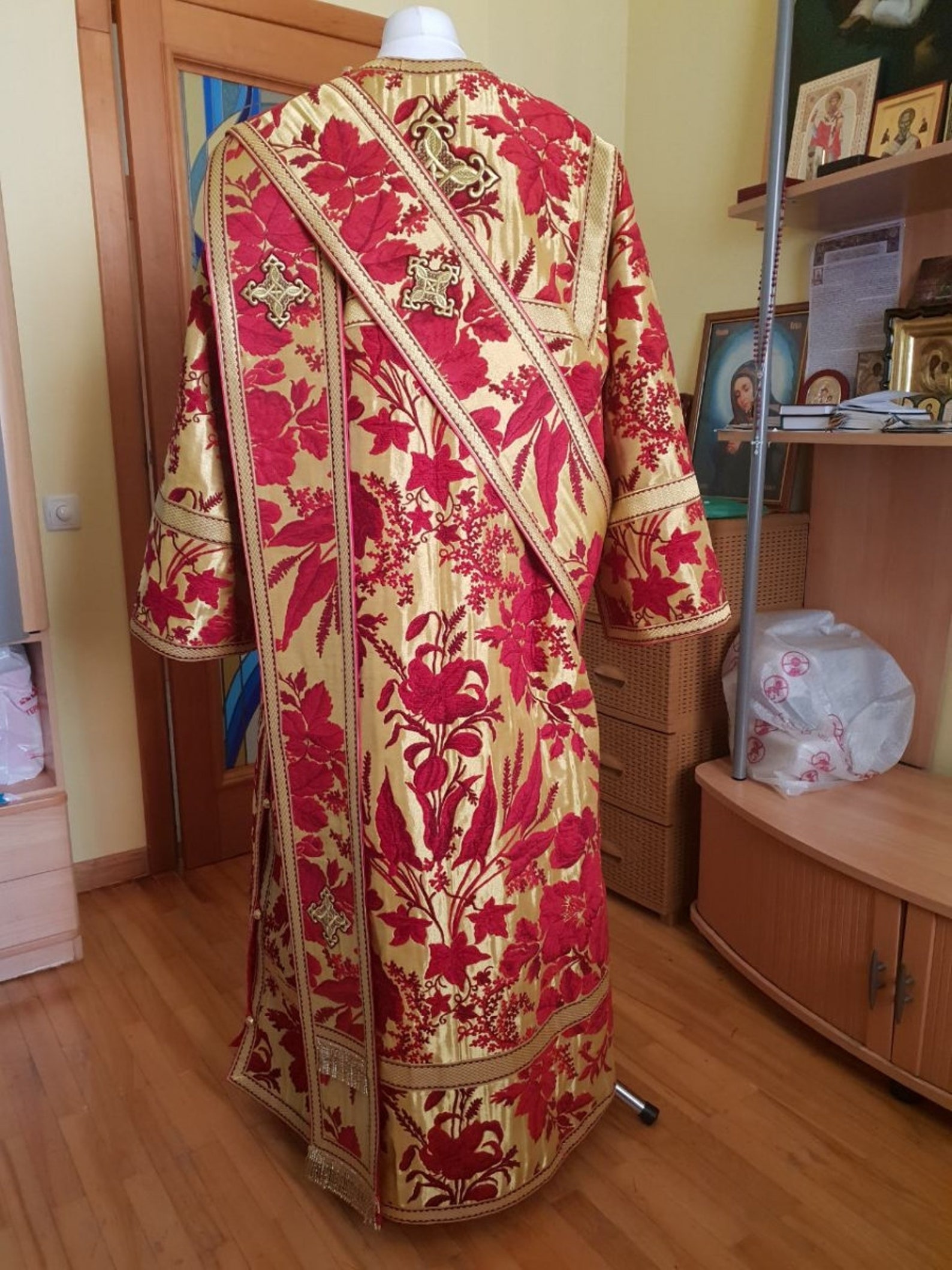 Red deacons vestment. Deacon set vestment. Metallic brocade. | Etsy