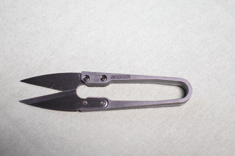 Black Iron Threads Snippers, Embroidery Scissors, Needlepoint Snips ...