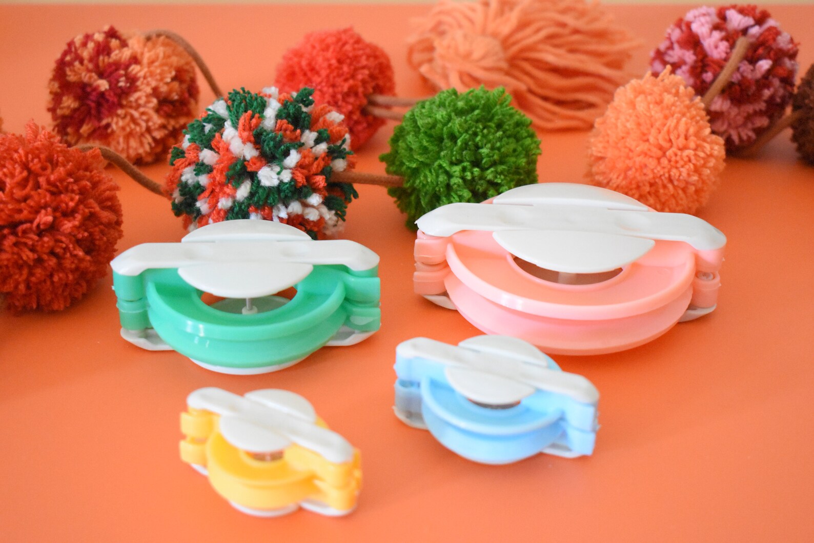 Pom Pom Maker Set (set of 4), DIY Fluffy Yarn Ball Maker, Colorful and ...