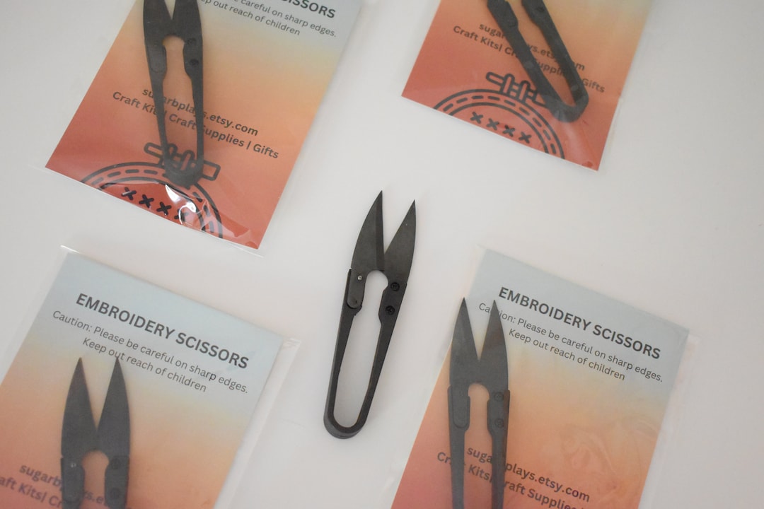 Black Iron Threads Snippers, Embroidery Scissors, Needlepoint Snips ...