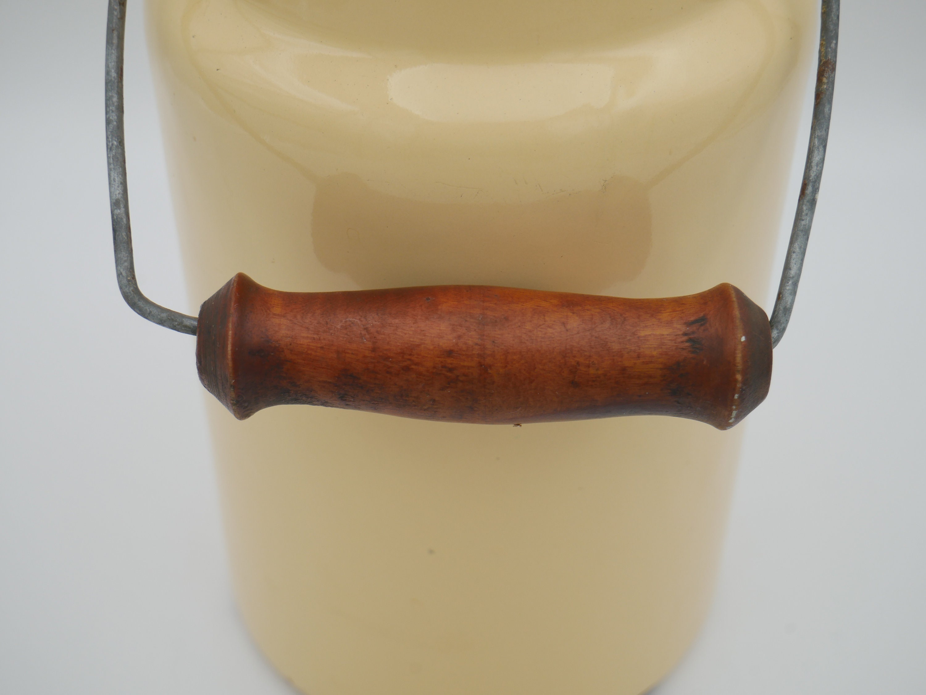 Vintage Enamel Milk Pail With Wood Handle Beige Enamelware - Etsy