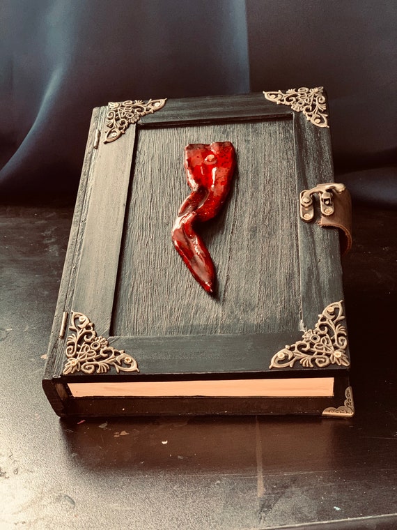 Tome of the Stilled Tongue Spellbook D&D Dice Tray - Etsy