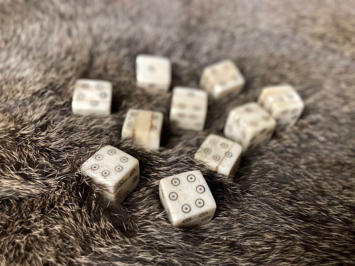 UNIQUE Pip Design Large Medieval Bone Dice Set qty 5 Mat - Etsy