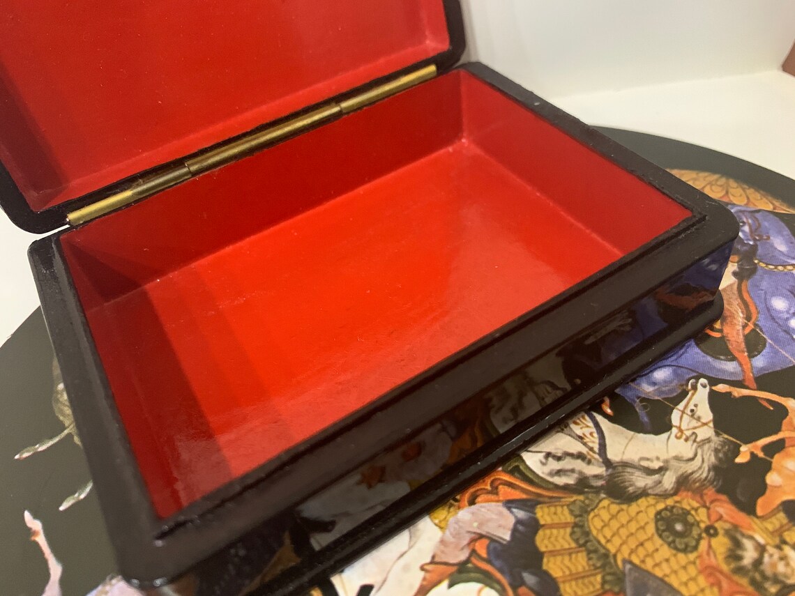 Russian Lacquer Box Mikheev Fedoskino Signed by Artist Decoupage Hand ...