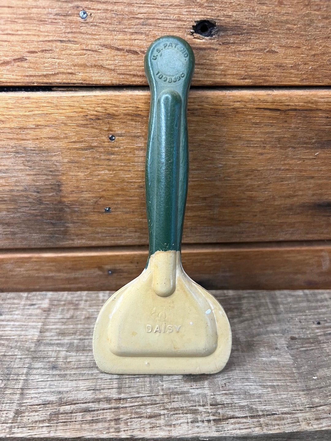 Authentic Vintage Daisy Spatula Scraper With Green Handle / Butter ...