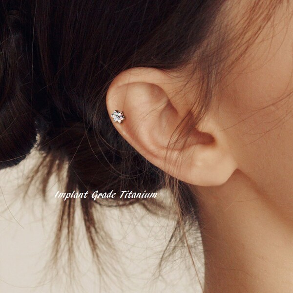 Titanium Flower Tragus Piercing - Etsy