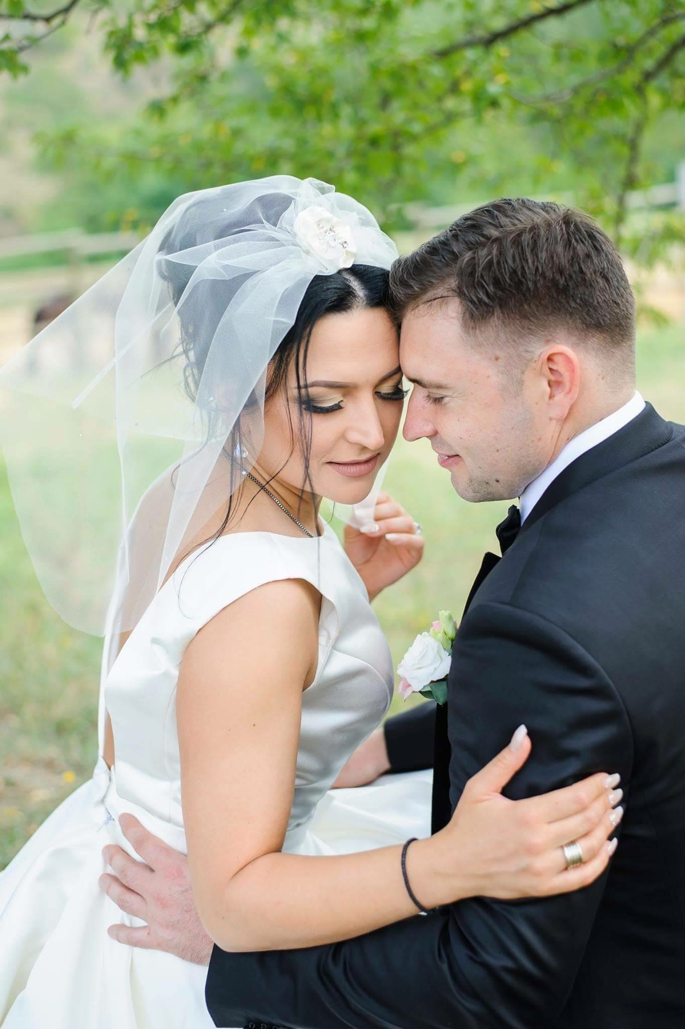 Tulle Short Wedding Veil , Cut Edge, Vintage Style Bride, Ivory Short ...