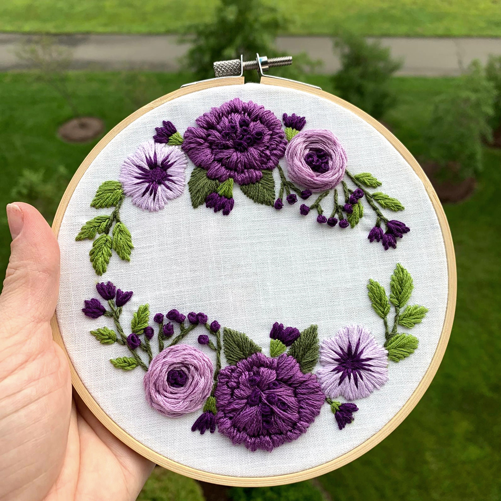 Purple Floral Embroidery Pattern. Hoop Art Embroidery Pattern. Beginner ...