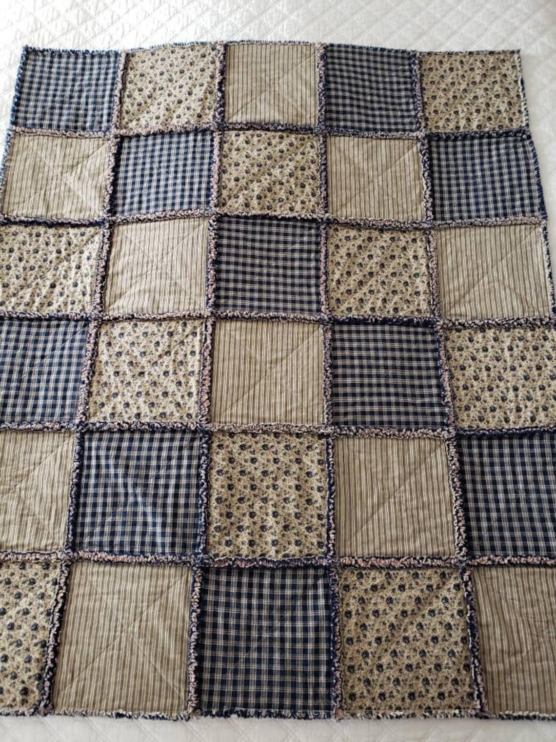 Vintage style blue rag quilt/Navy and tan quilt/navy blue | Etsy