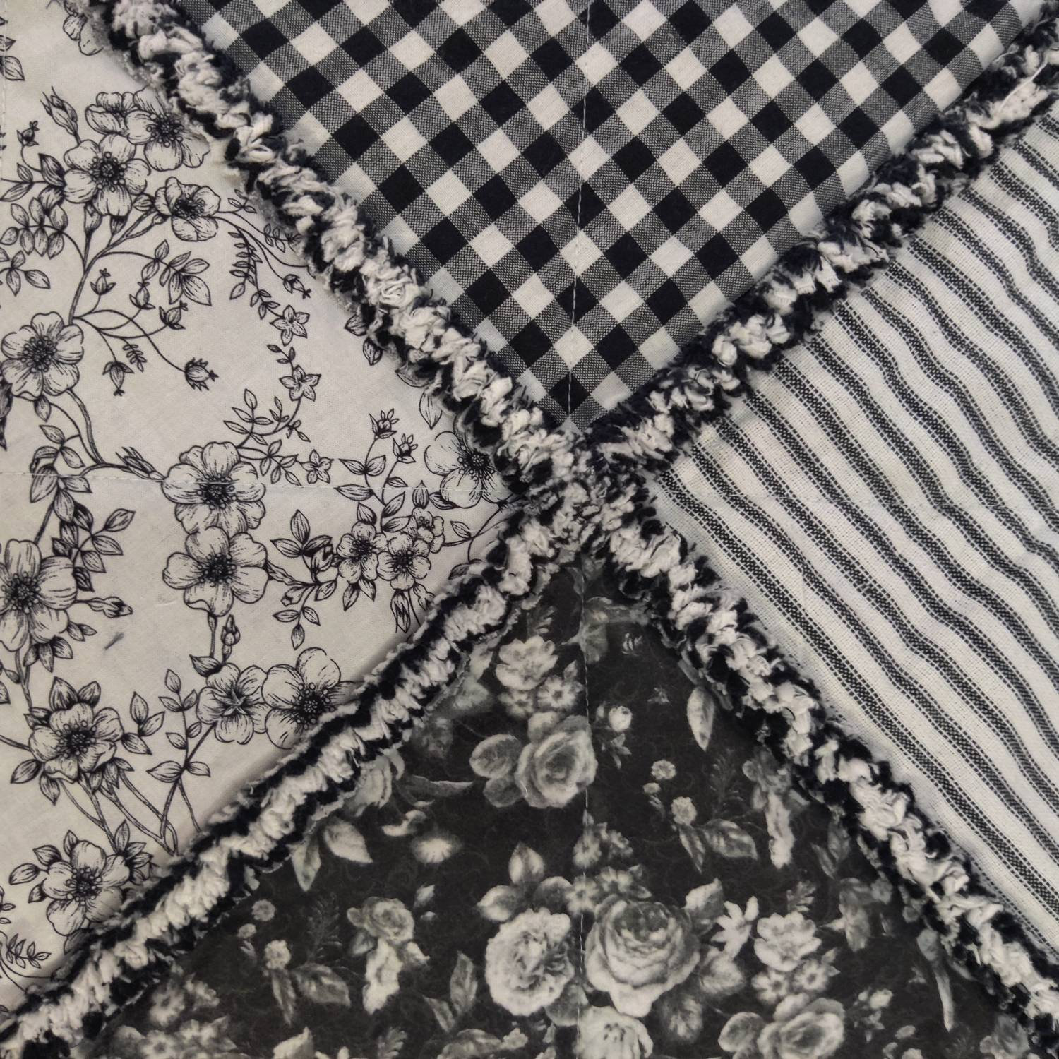 Farmhouse Style Black and White Rag Quilt - Etsy