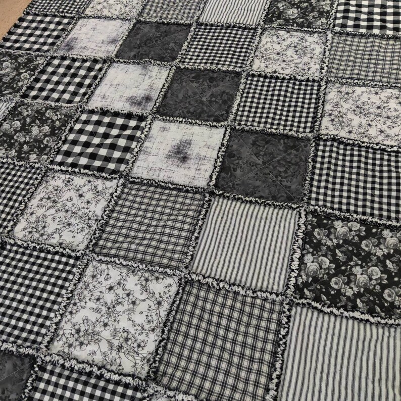 Farmhouse Style Black and White Rag Quilt - Etsy