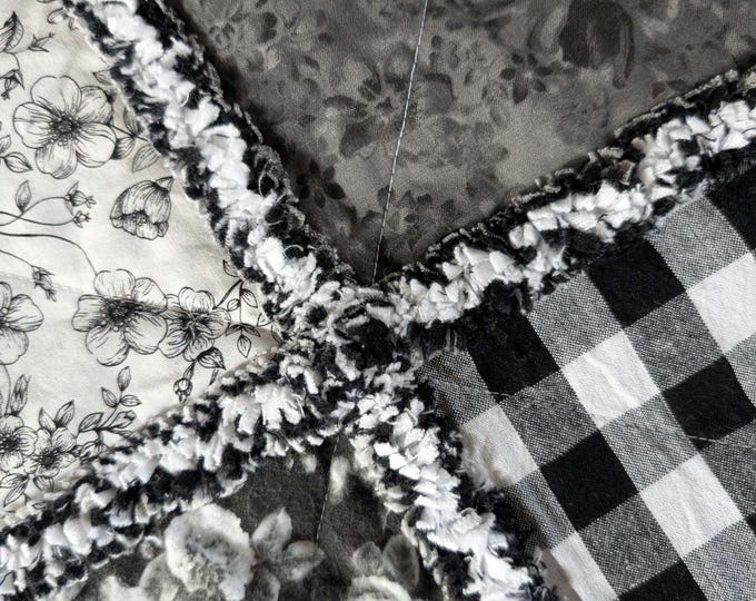 Farmhouse Style Black and White Rag Quilt - Etsy