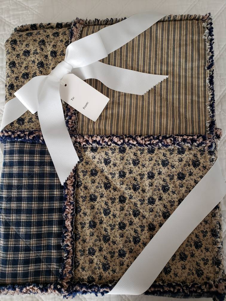 Vintage style blue rag quilt/Navy and tan quilt/navy blue | Etsy