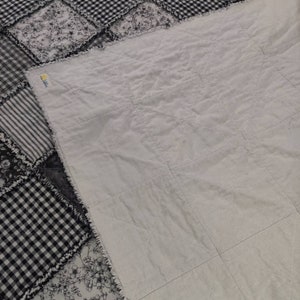 Farmhouse Style Black and White Rag Quilt - Etsy
