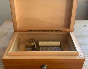 Cuendet Music Box - Etsy