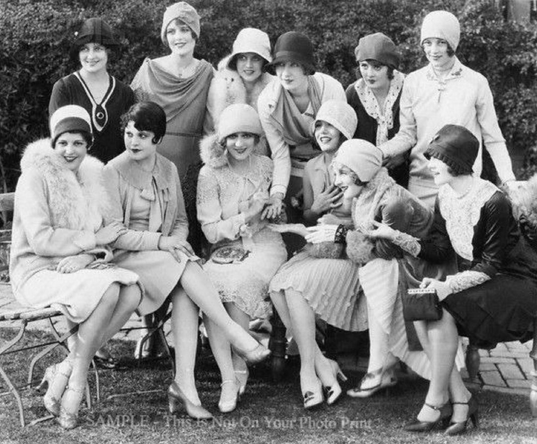 Stylish Women Real Flapper Girls Photo 1920s Flappers Charleston Jazz Prohibition Era Drunk Girl ...