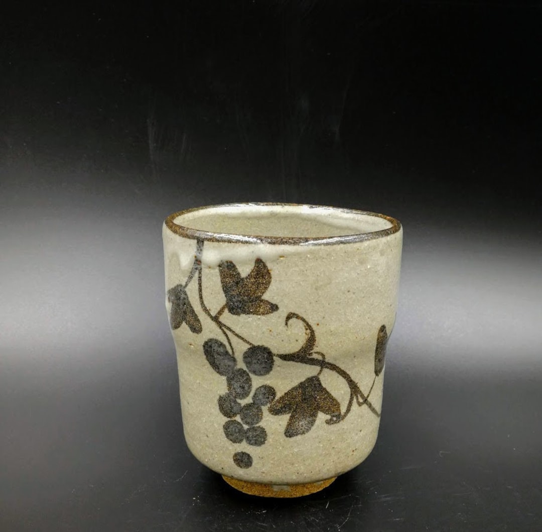 Karatsu Yaki Yunomi by Toraemon Kiln - Etsy