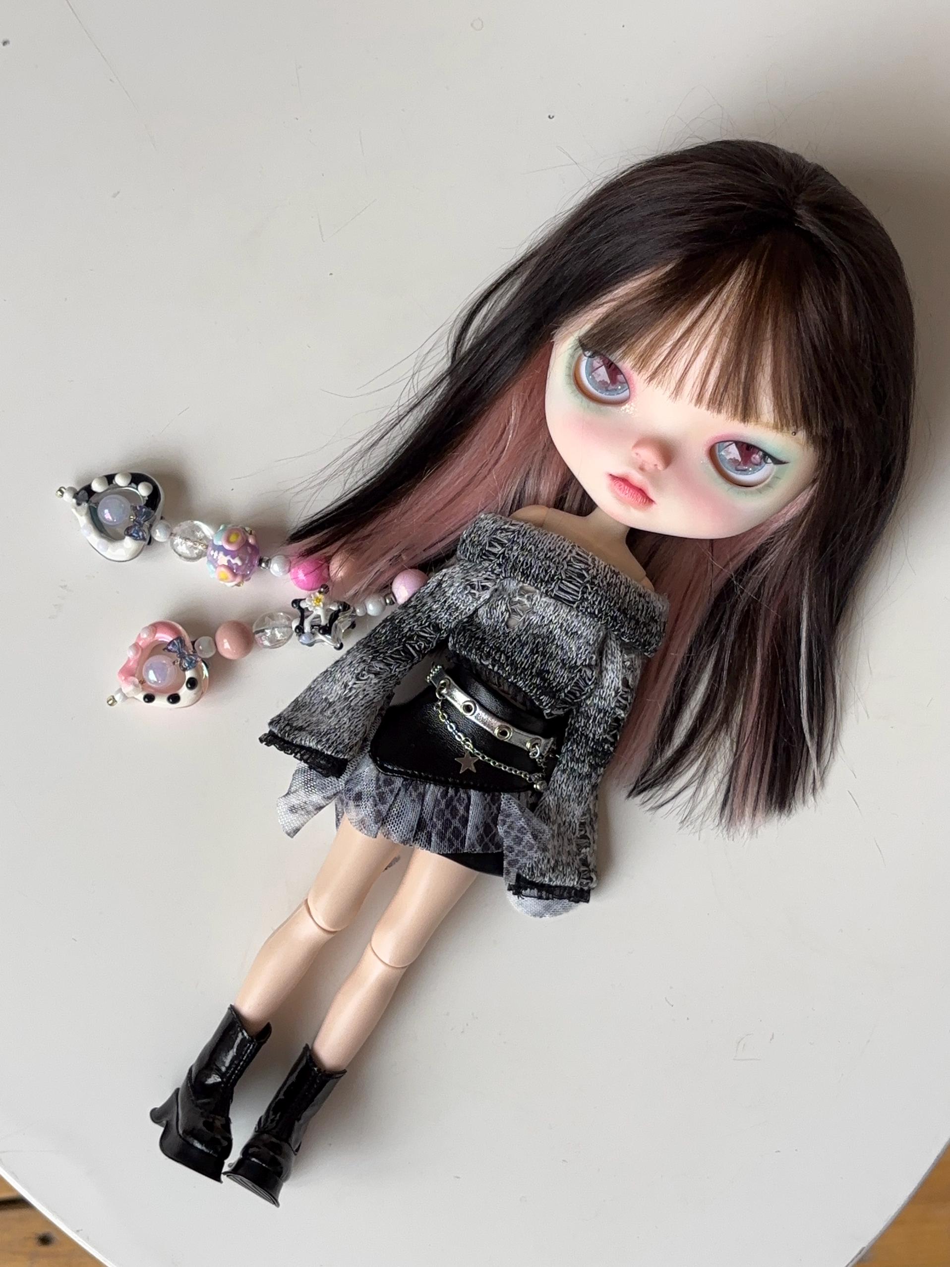 Blythe Ob24 in Stock Distressed Sweater+ PU Leather Skirt Clothes Set ...