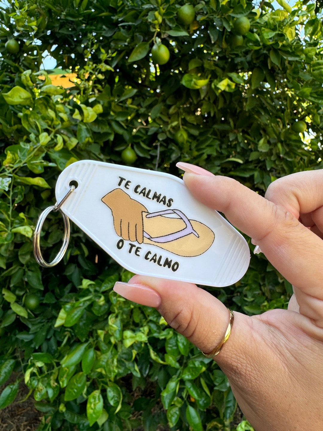 Te Calmas O Te Calmo | Chancla | Spanish | Motel Keychain | - Etsy