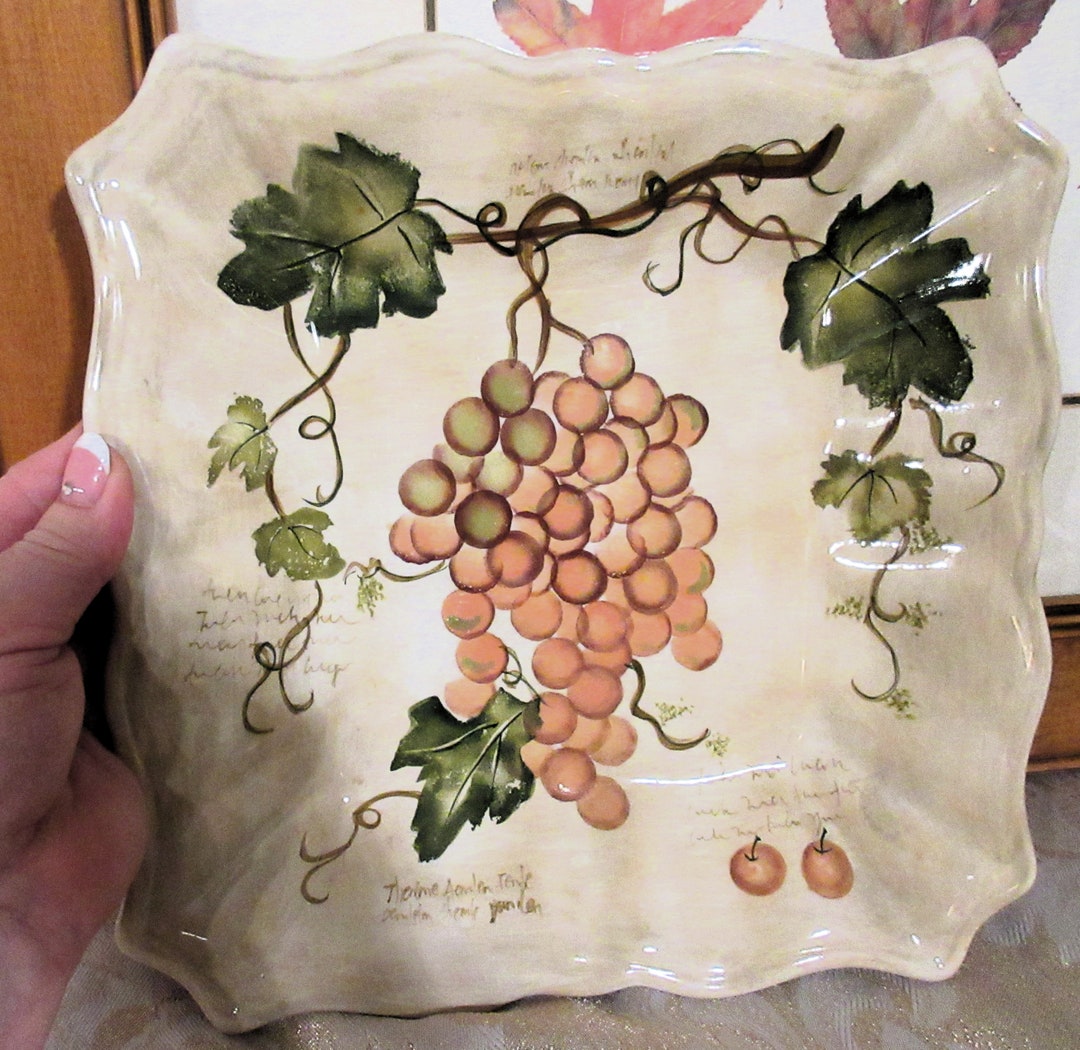 DECORATIVE PLATE, 10", Grape Motif, Vino De Asti, Tabletops Unlimited ...