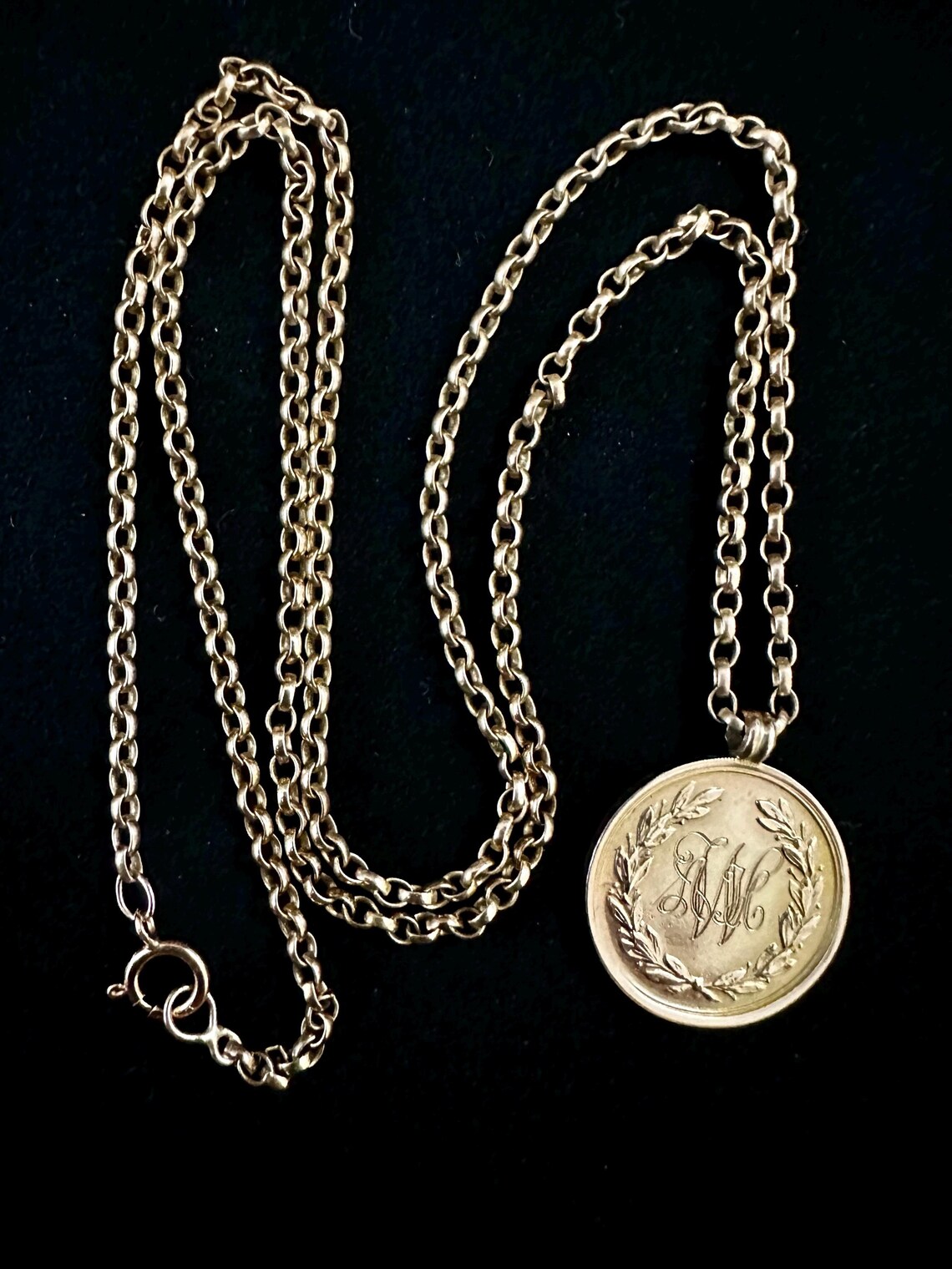 George VI Old 9K Rose Gold Monogram Medallion With Laurel Leaves ...