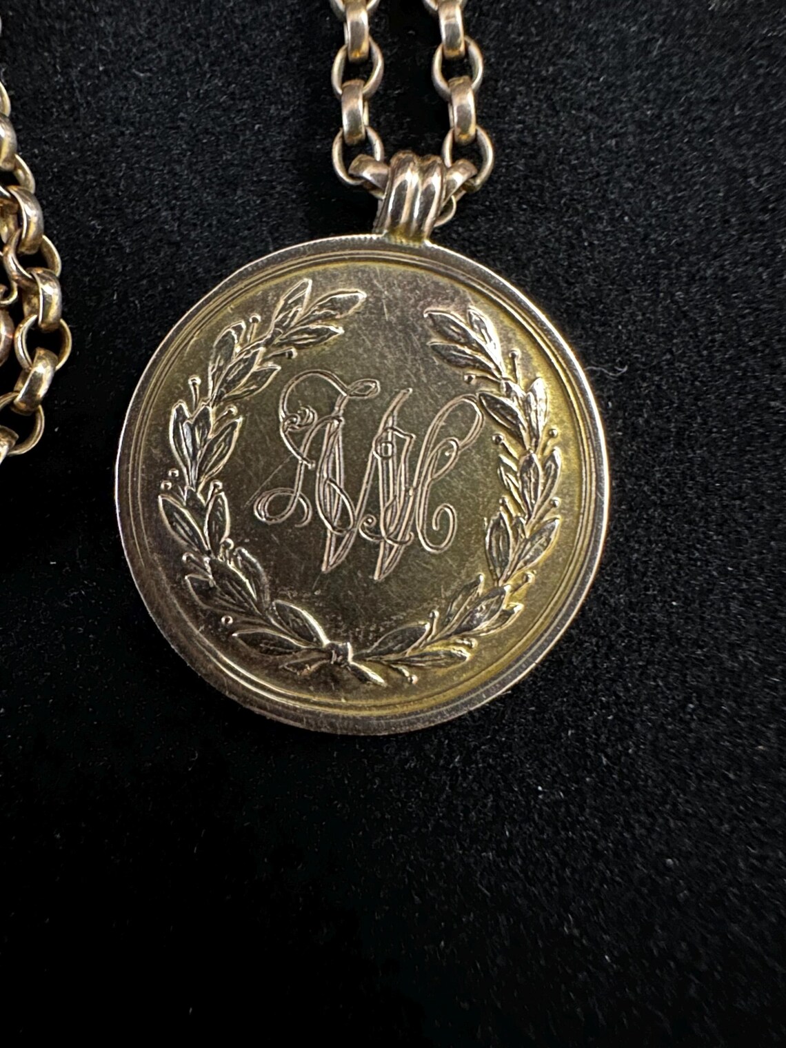 George VI Old 9K Rose Gold Monogram Medallion With Laurel Leaves ...