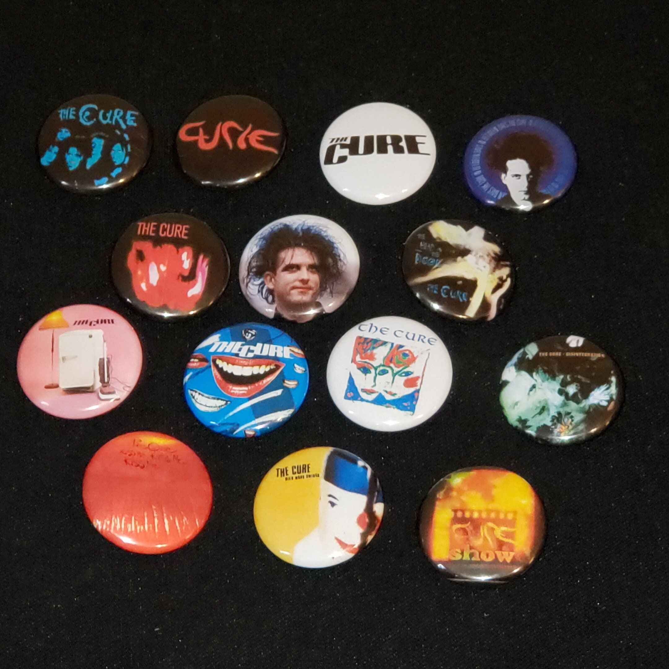 ROBERT SMITH THE CURE 1980S INSPIRED BUTTON PIN BADGE ￡0.99 ...