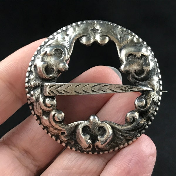 830 Silver Brooch - Etsy