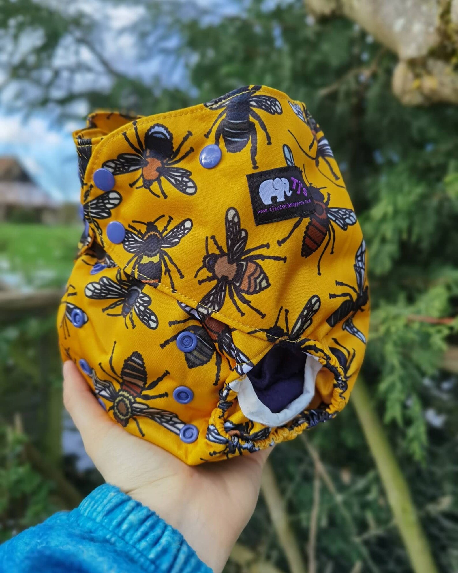 Exclusive Reusable Nappy Bee Print Junior in Size. INCLUSIVE - Etsy