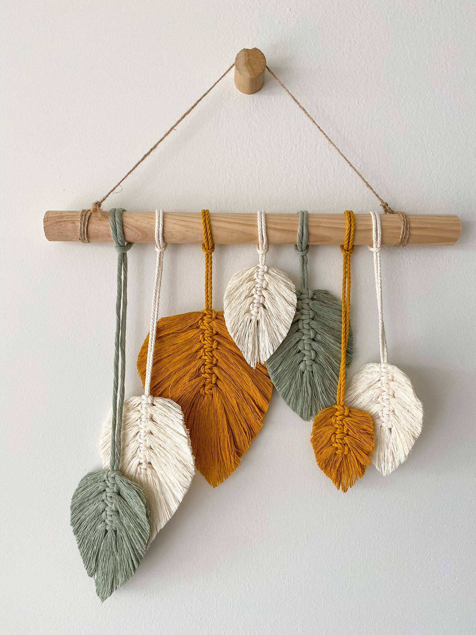 Handgemaakte macrame veren muur opknoping Macrame blad muur hanger ...