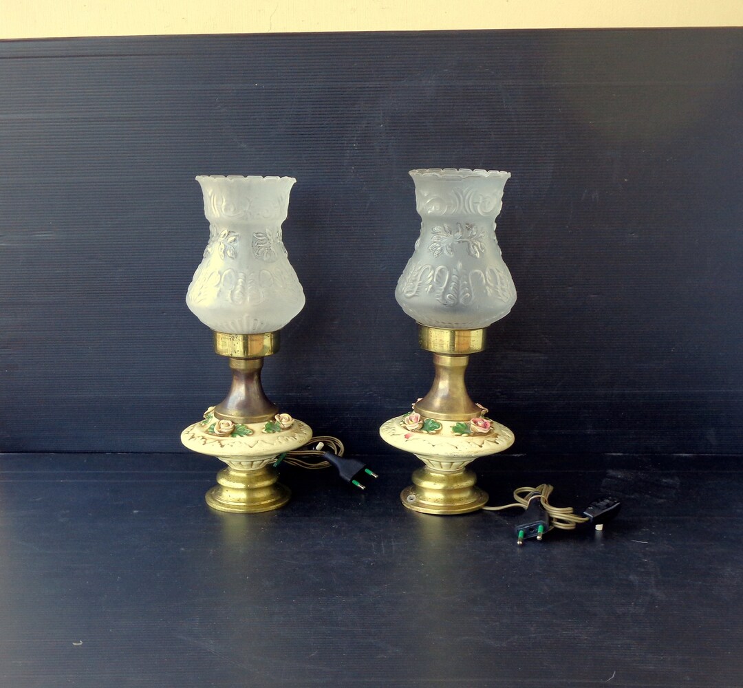 Antique Pair of Table Lamps With Brass Structure in Porcelain and Satin ...
