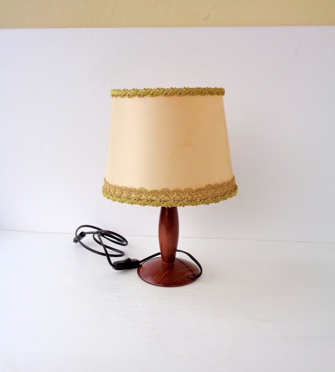 80s Vintage Table Lamp in Wood and Laced Lampshade, Height 35 Cm - Etsy