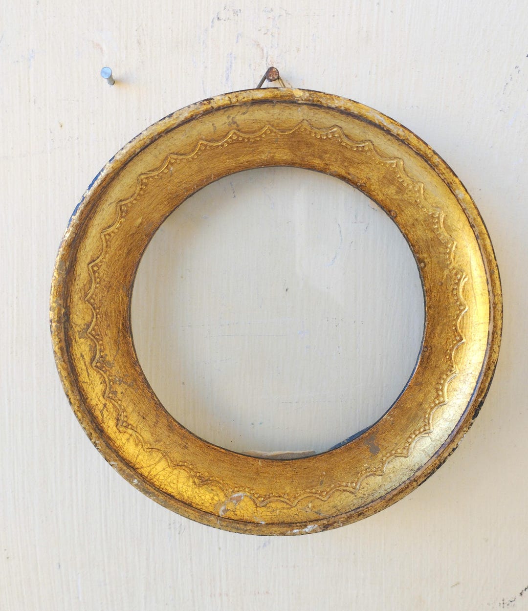 Round Wooden Frame Gold Leaf Vintage From the 70s , Diameter 13 ...