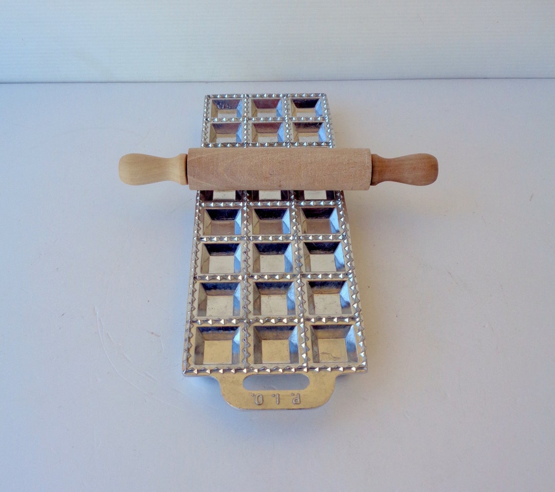Vintage Italian Classic Pasta Maker Raviolamp 36 Ravioli With Rolling ...