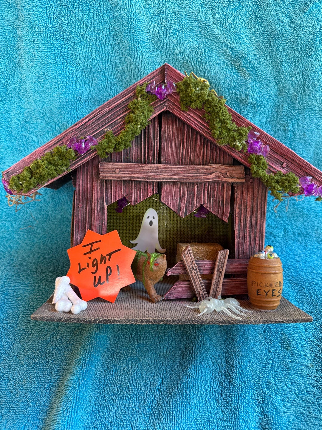Light up Halloween Barn! Lots of Fun Embellishments for a Spooky Good ...